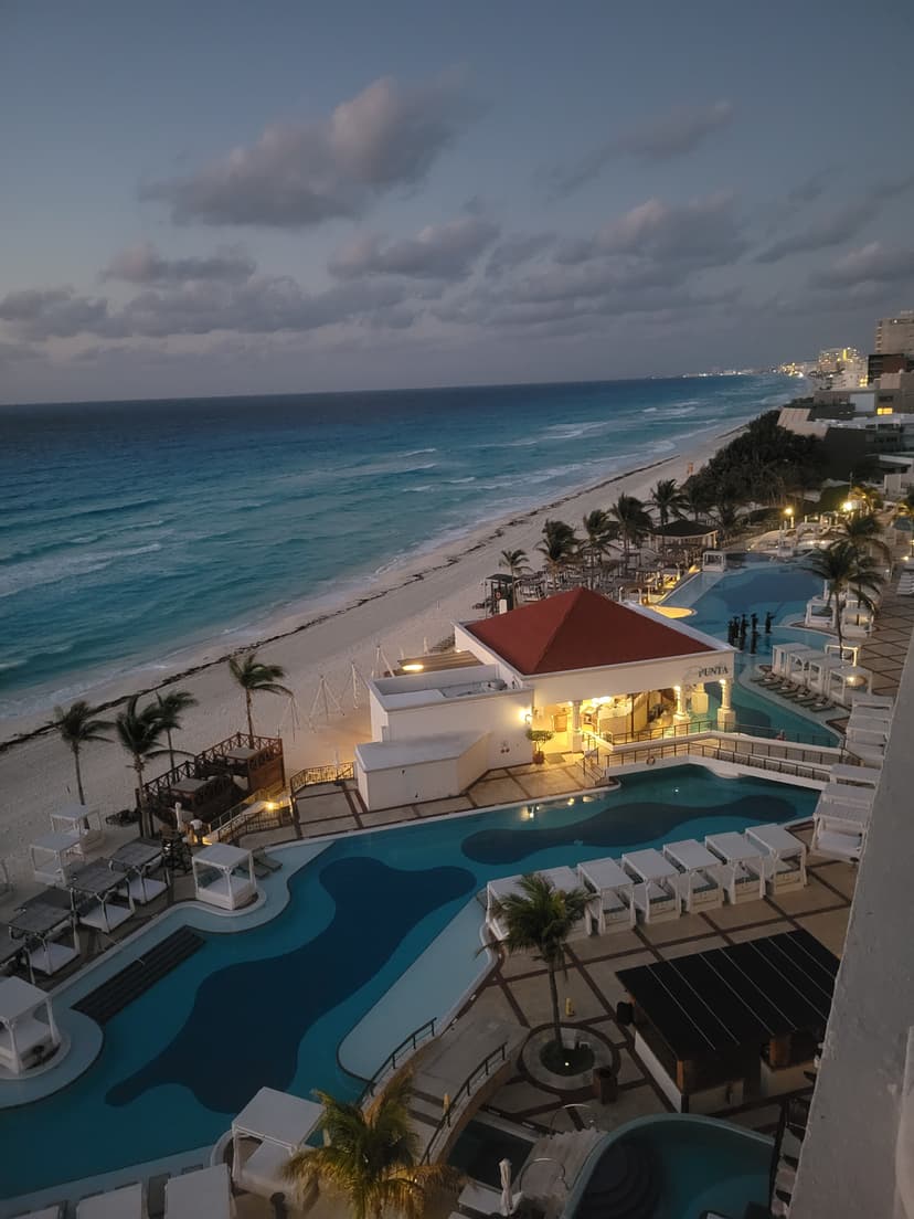 Calisha Jackson | Fora Travel